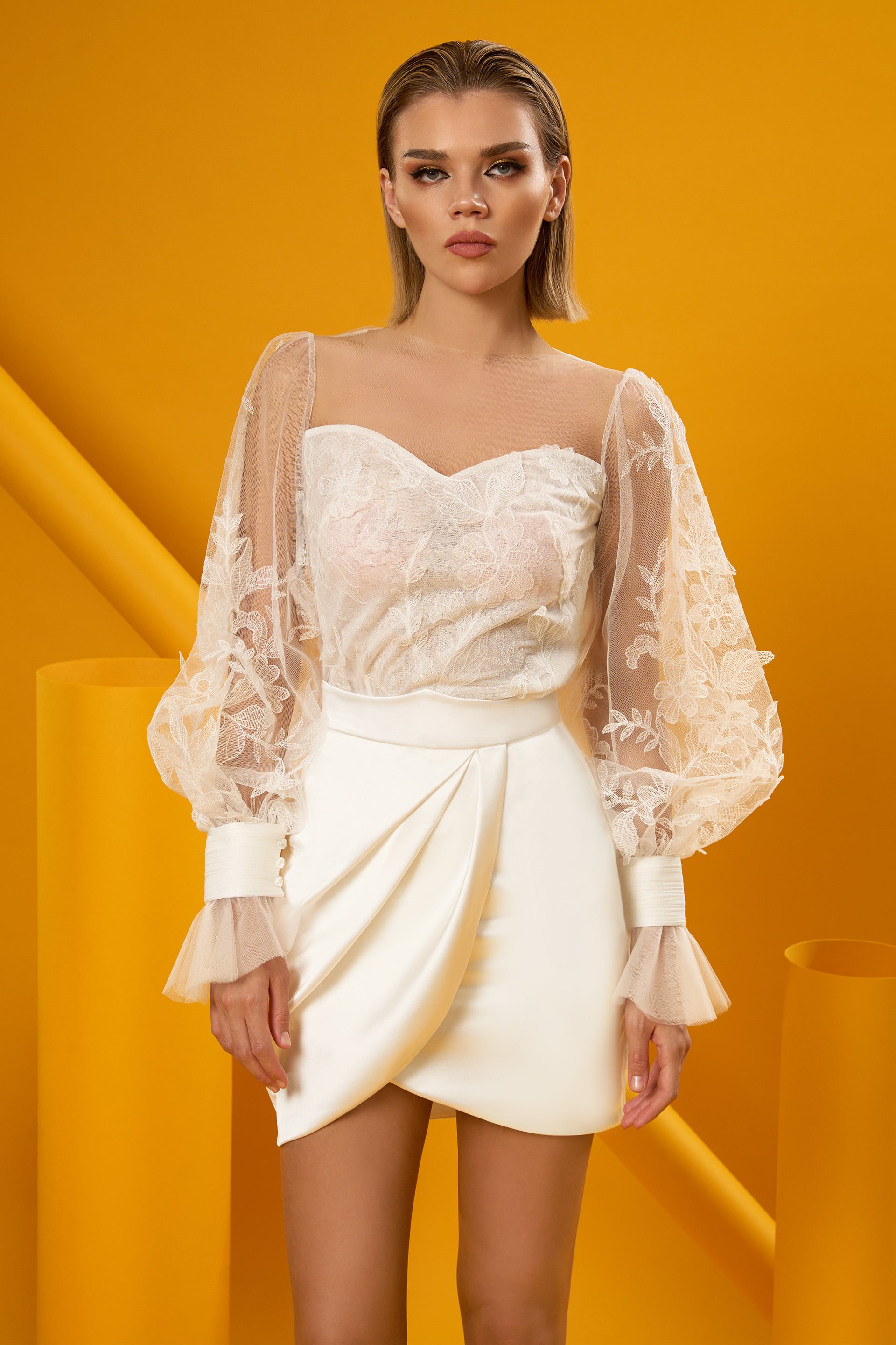 Fusta scurta cu design 3D Satin Bloom CA04 – CRISTALLINI.ro